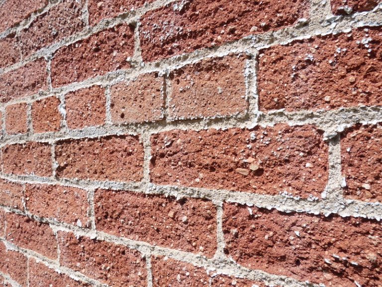 Brick Face Delamination And Loss – InterNACHI Inspection Narrative Library