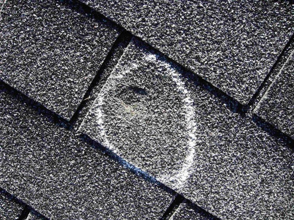 Asphalt Shingle Damage Diagnosis – InterNACHI Inspection Narrative Library