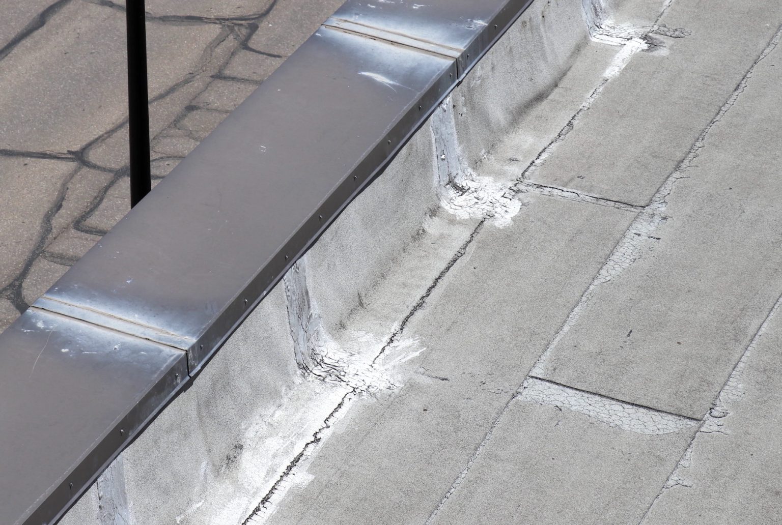 Modified Bitumen – InterNACHI Inspection Narrative Library