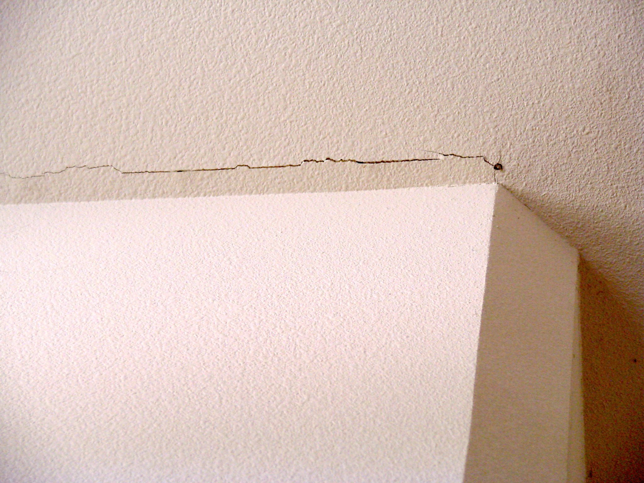 Crack Analysis – InterNACHI Inspection Narrative Library